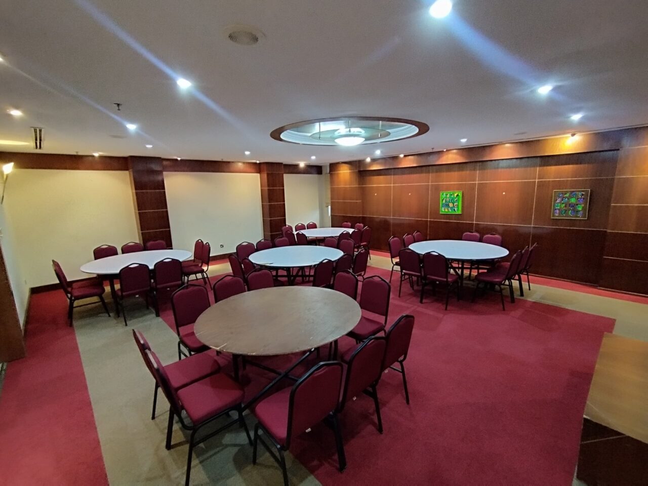 Dewan Sultan Iskandar | Unit Ruang